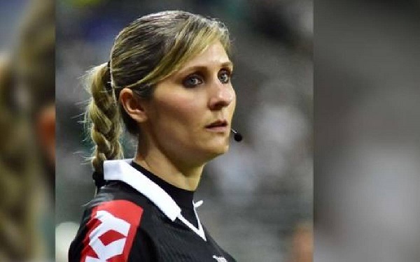 Com uma brasileira, Fifa anuncia primeira equipe de arbitragem feminina ...